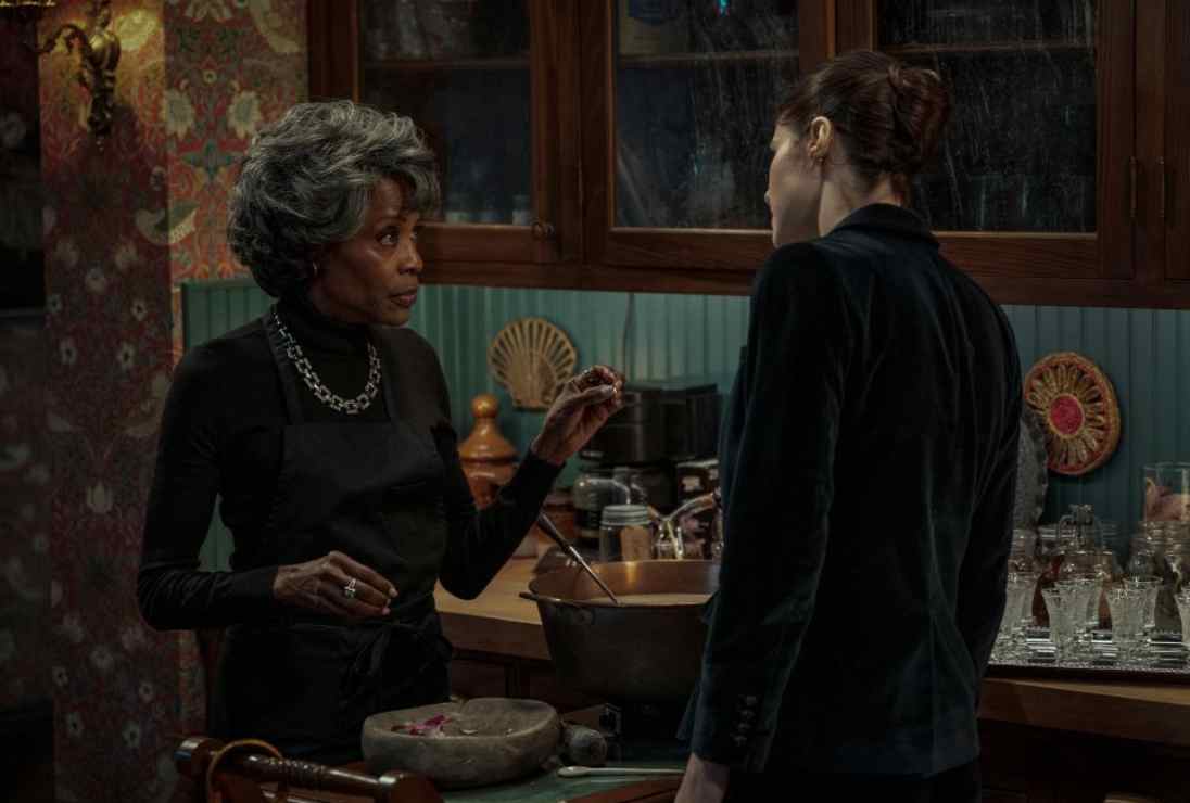 Mayfair Witches Season 2 Episode 3 Recap: “Cover the Mirrors”